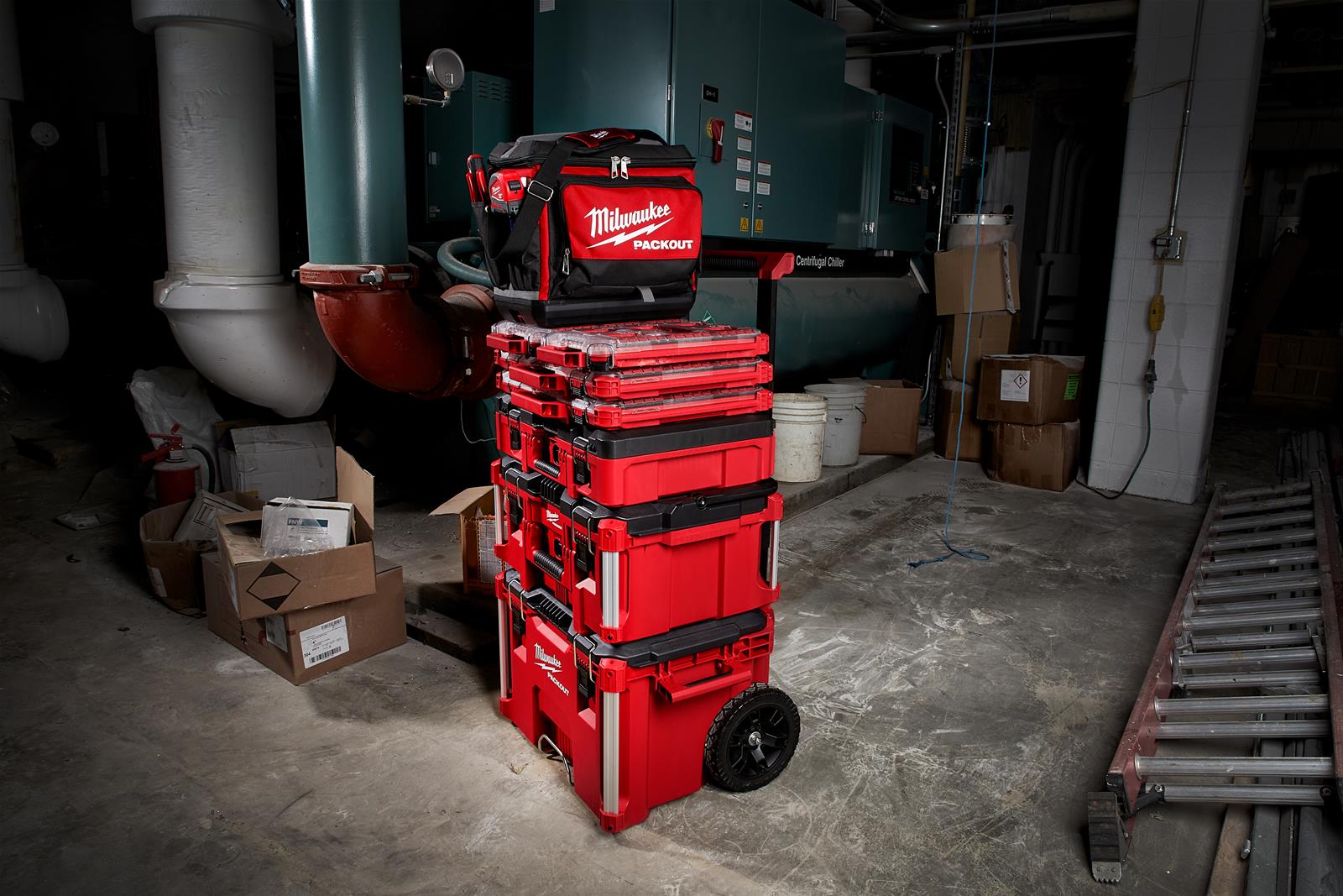 Milwaukee Tool 48-22-8302 Milwaukee PACKOUT Coolers | DX Engineering