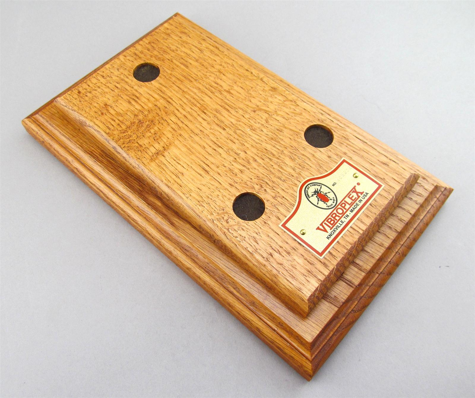 Vibroplex DIS-CASE Vibroplex Original Bug Display Cases | DX Engineering