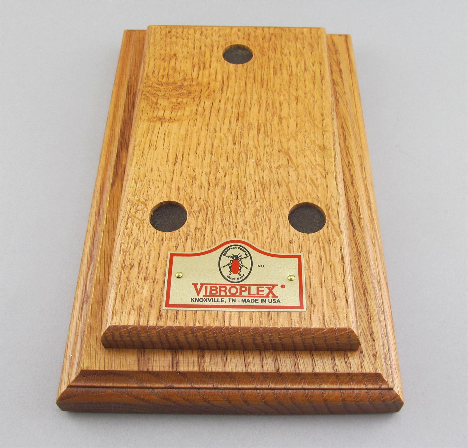 Vibroplex DIS-CASE Vibroplex Original Bug Display Cases | DX Engineering