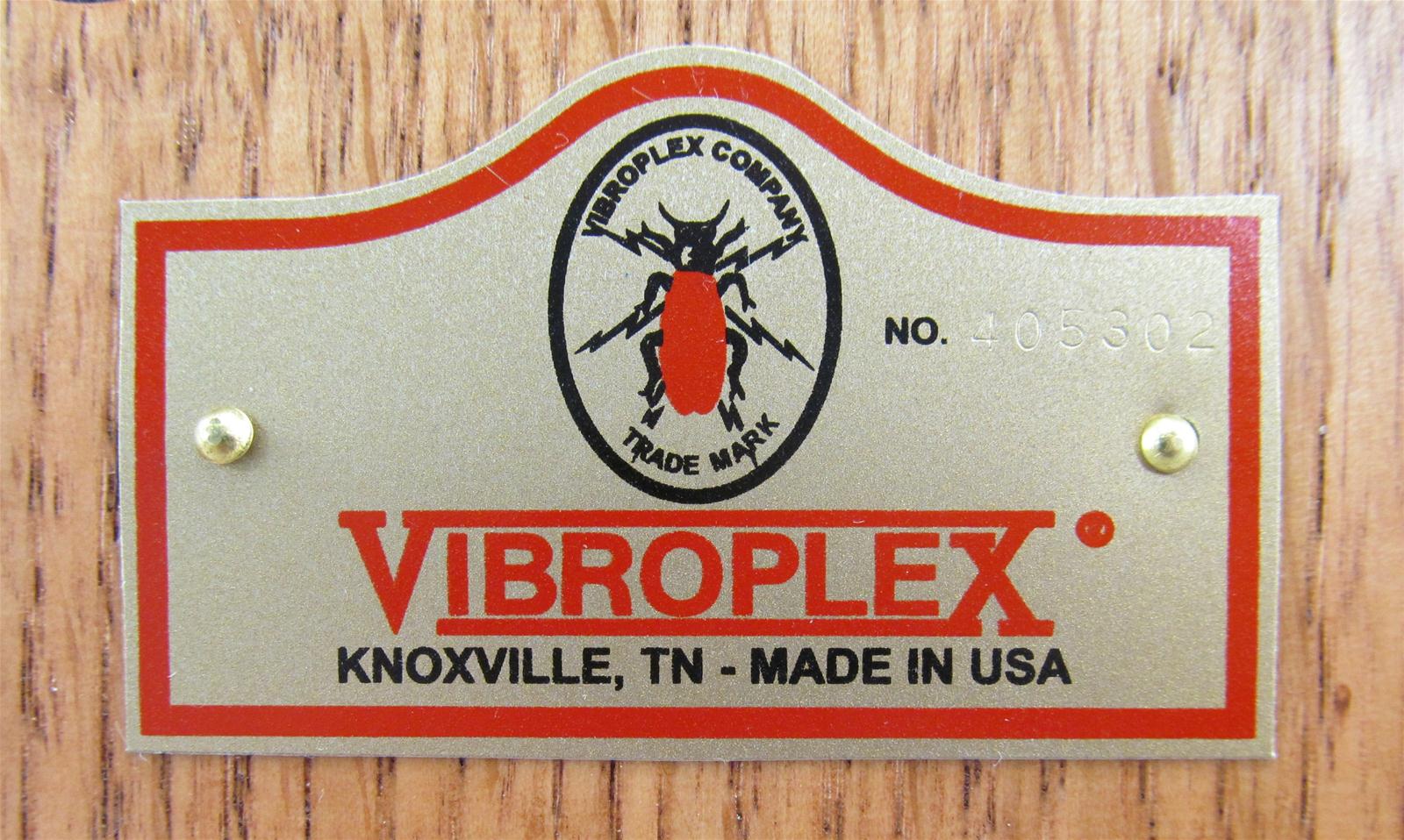 Vibroplex DIS-CASE Vibroplex Original Bug Display Cases | DX Engineering